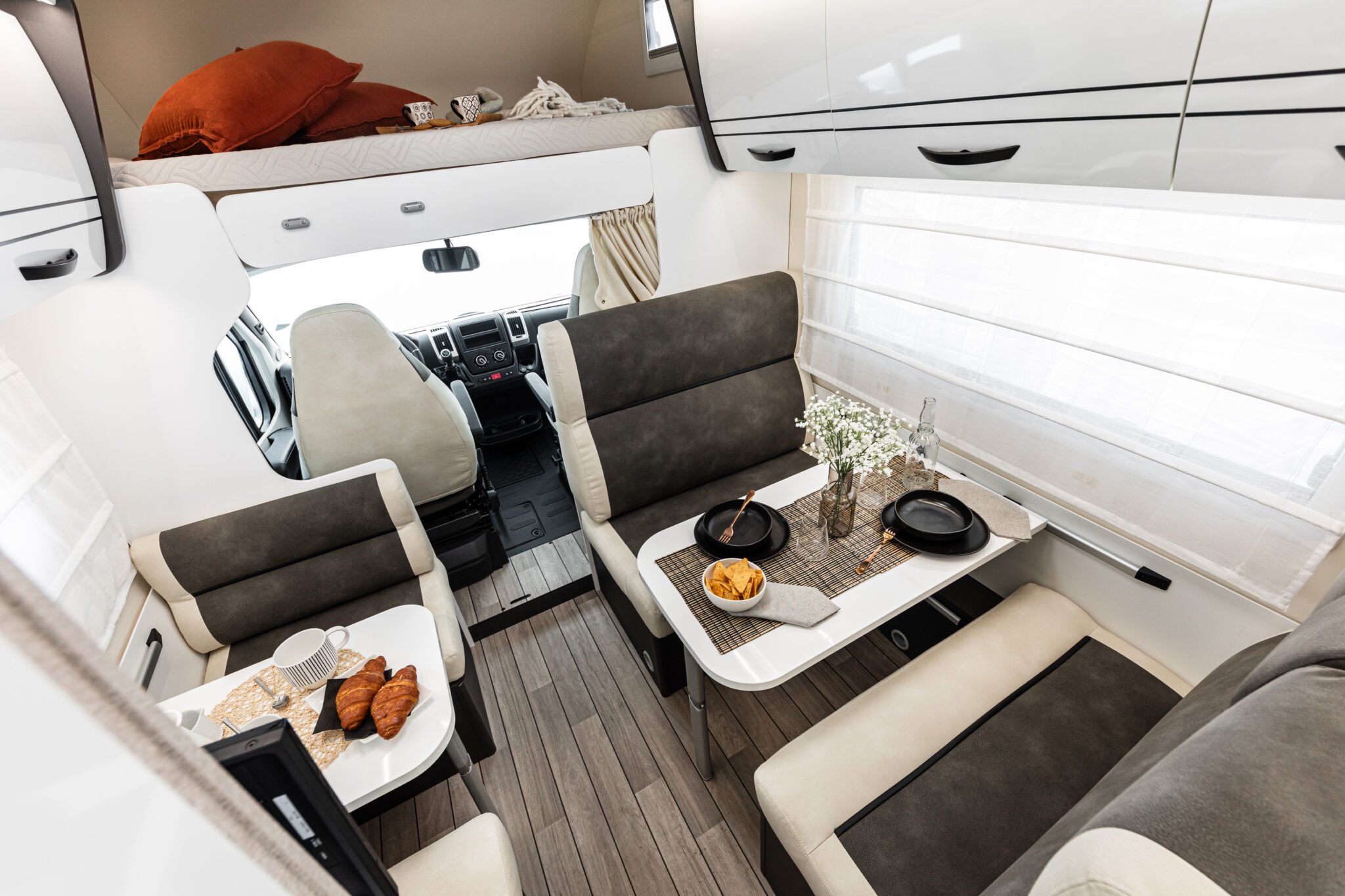 Series 300 motorcaravan | McLouis