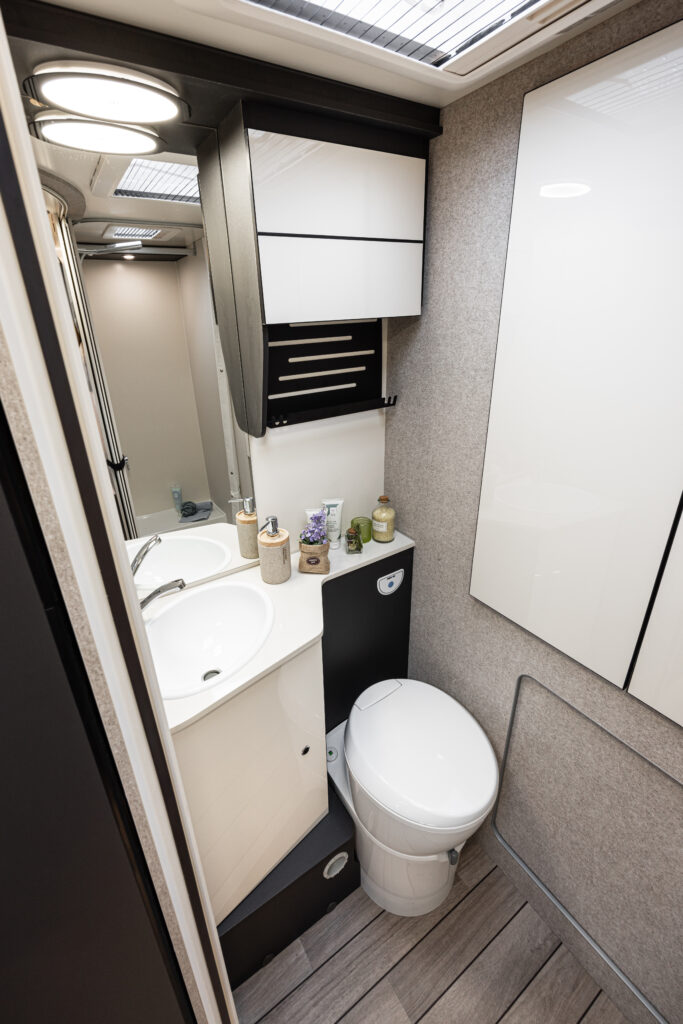 MC4 300 Slim | McLouis