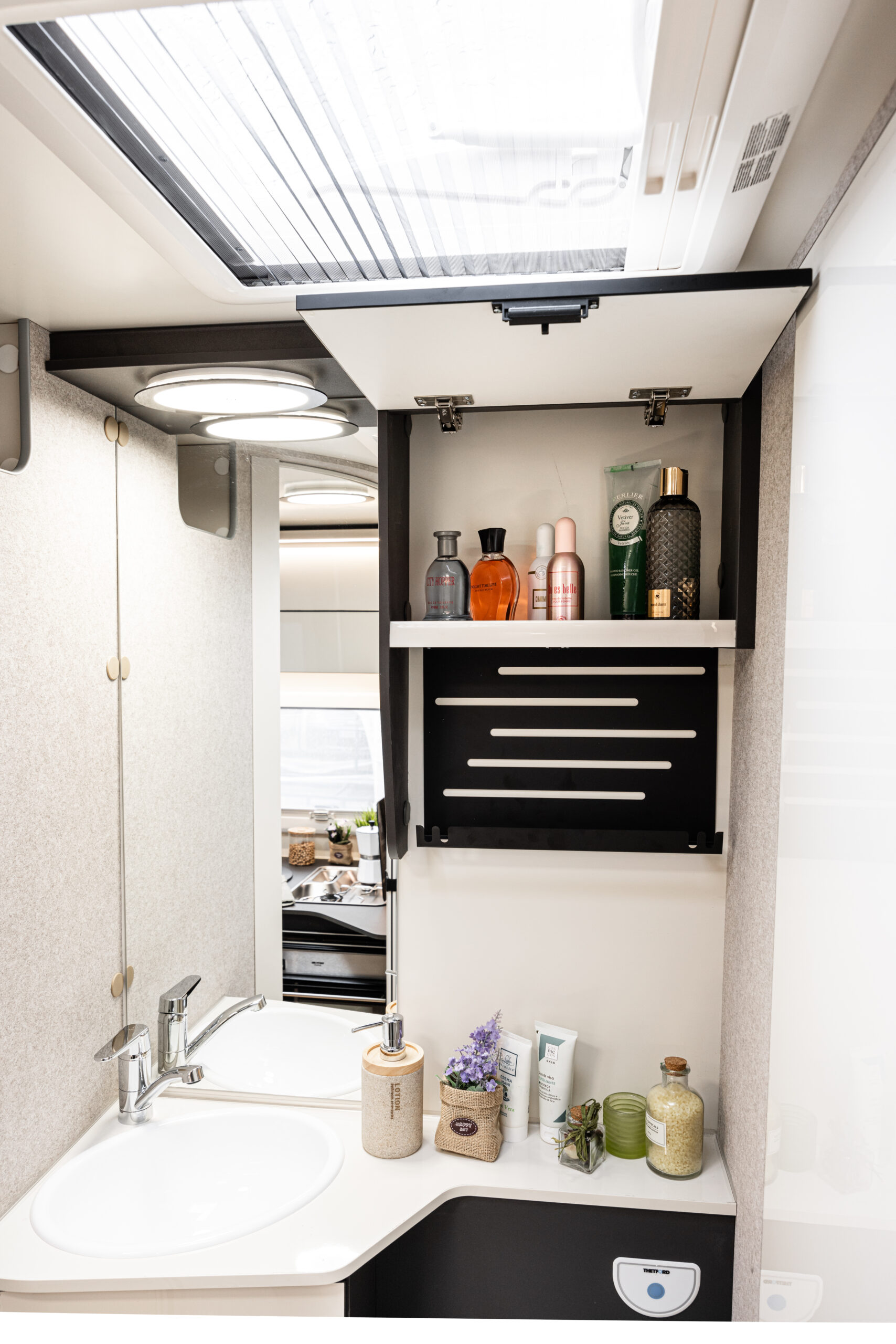 MC4 300 Slim | McLouis