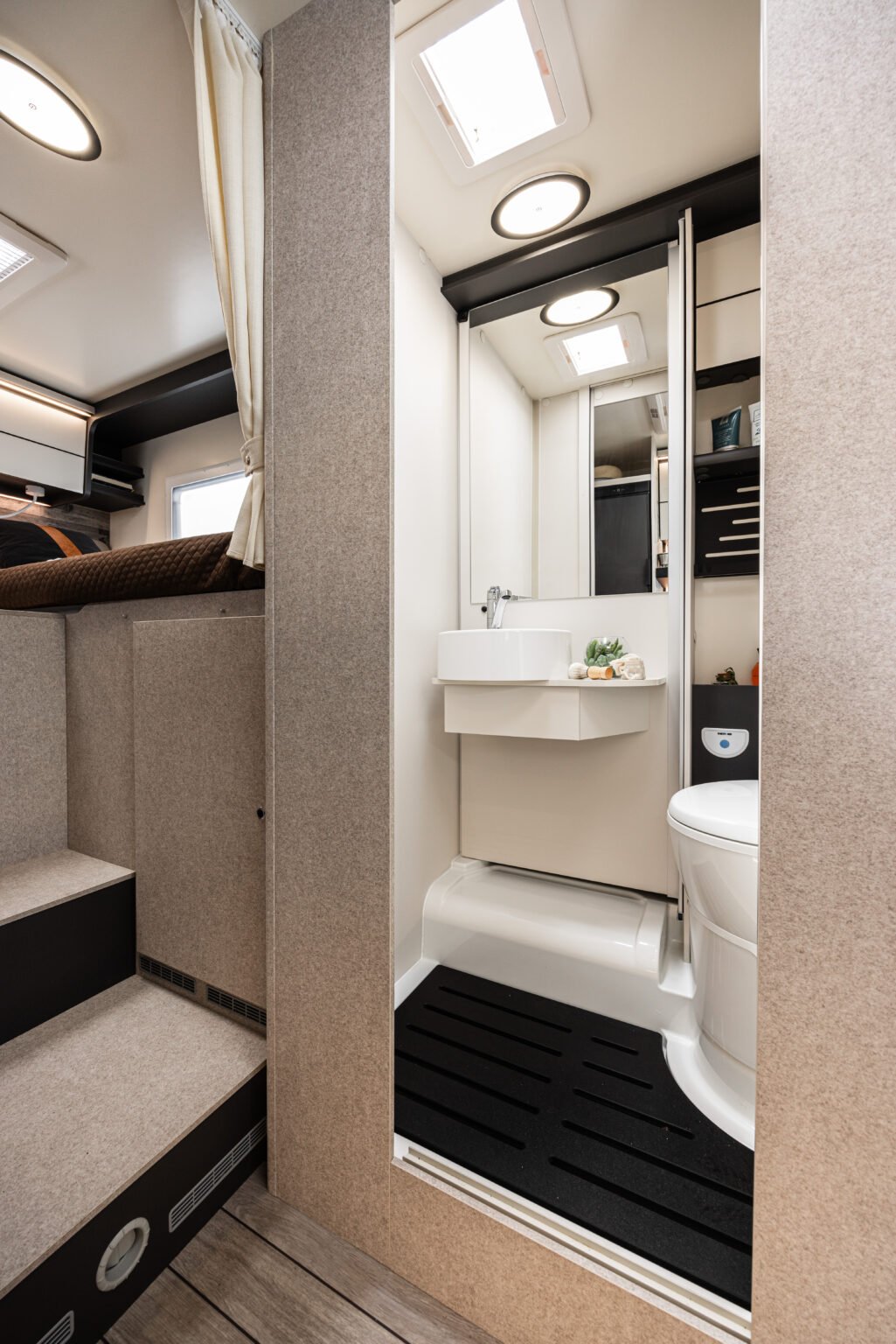 Mc4 Series 300 Slim - New Season | McLouis